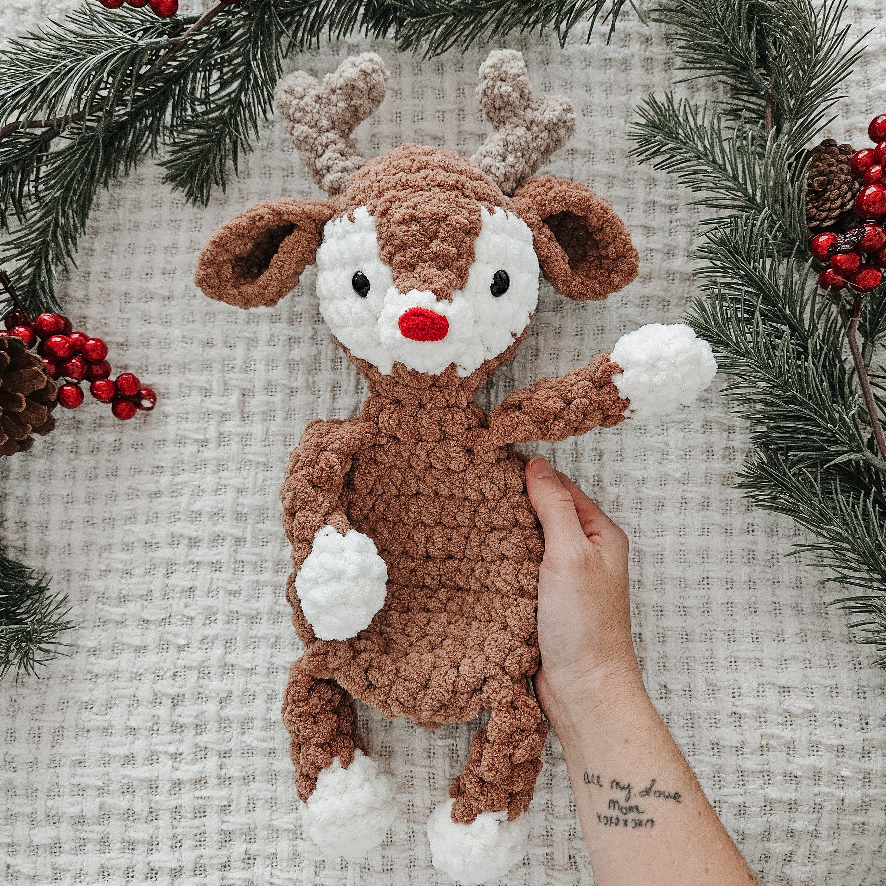 Dixie the Deer Snuggler (Crochet Pattern) – The Cosy Stitch